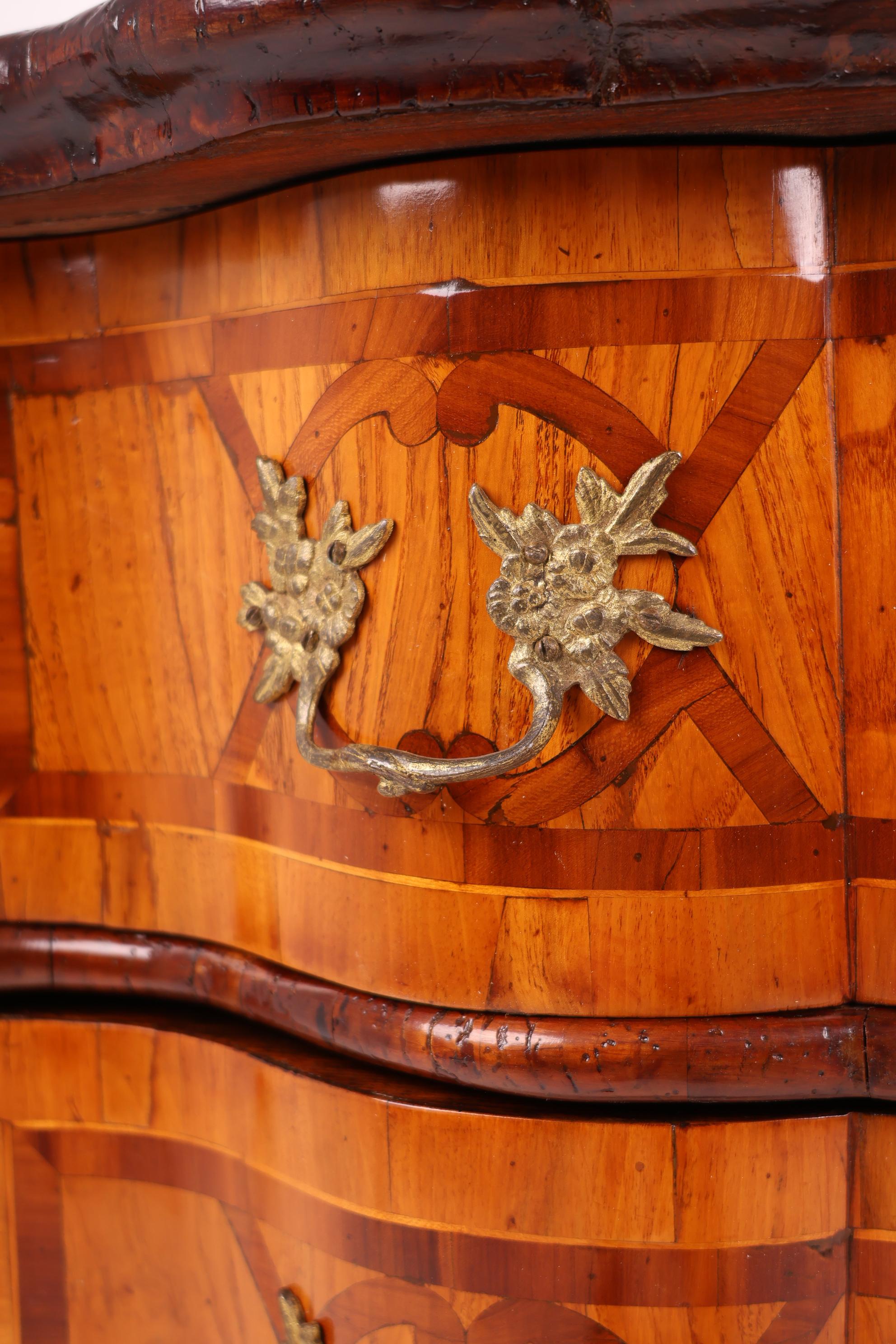 Late 18th Century Baroque Chest of Drawers with spectacular inlaid For ...
