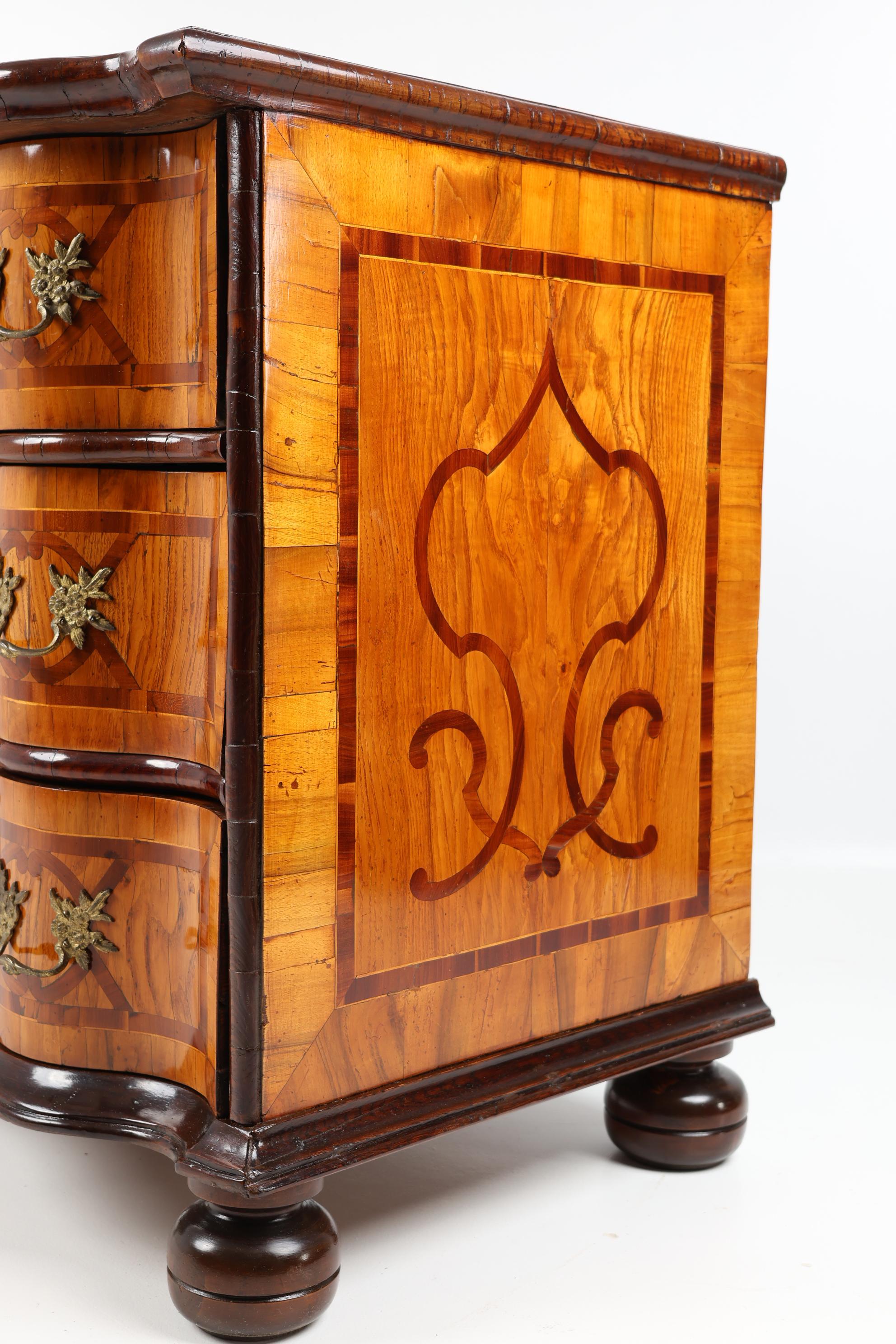 Late 18th Century Baroque Chest of Drawers with spectacular inlaid For ...