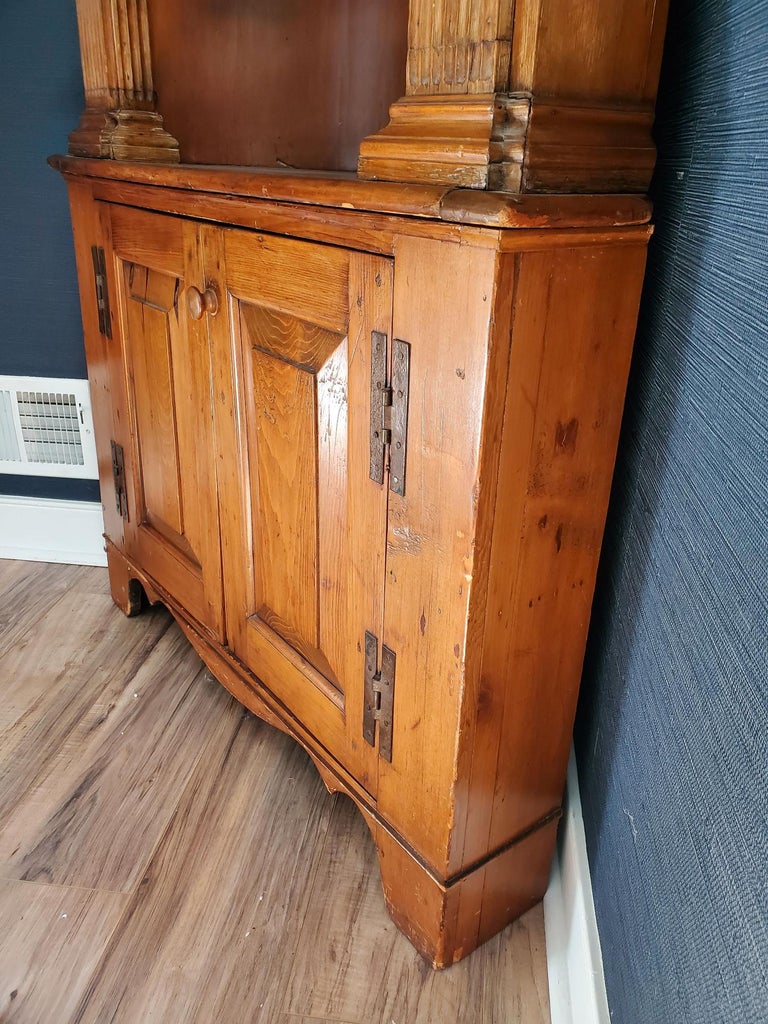 Late 18th Century English Pine Corner Cupboard with Shell Top and ...