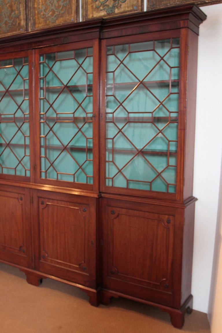 Late 18th Century George III Mahogany Breakfront For Sale at 1stDibs