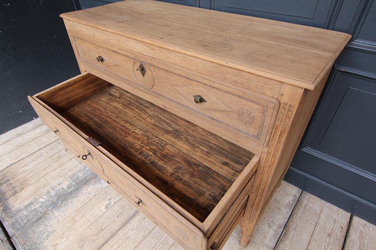 Late 18th Century Louis XVI Oak Chest of Drawers For Sale at 1stDibs