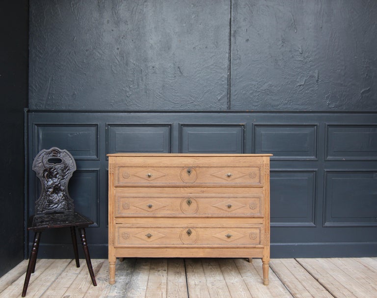 Late 18th Century Louis XVI Oak Chest of Drawers For Sale at 1stDibs