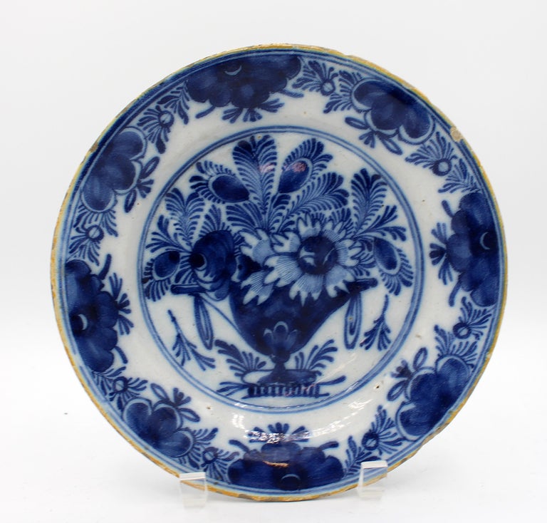 Late 18th Century Pair of Blue and White Delft Plates For Sale at 1stDibs