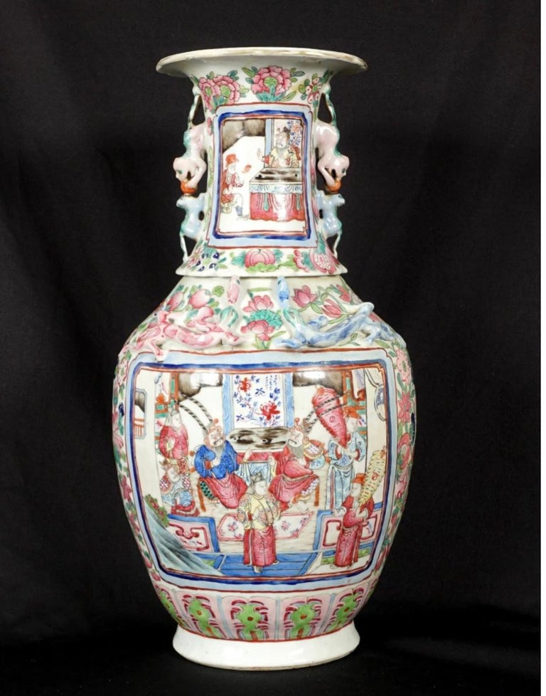 Late 19th Century Chinese Rose Medallion Vase For Sale at 1stDibs