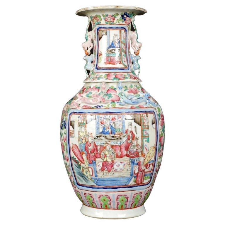 Late 19th Century Chinese Rose Medallion Vase For Sale at 1stDibs