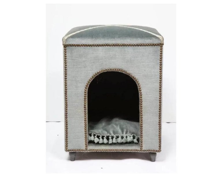 Late 19th Century French Louis XVI Style Velvet-Upholstered Niche De ...