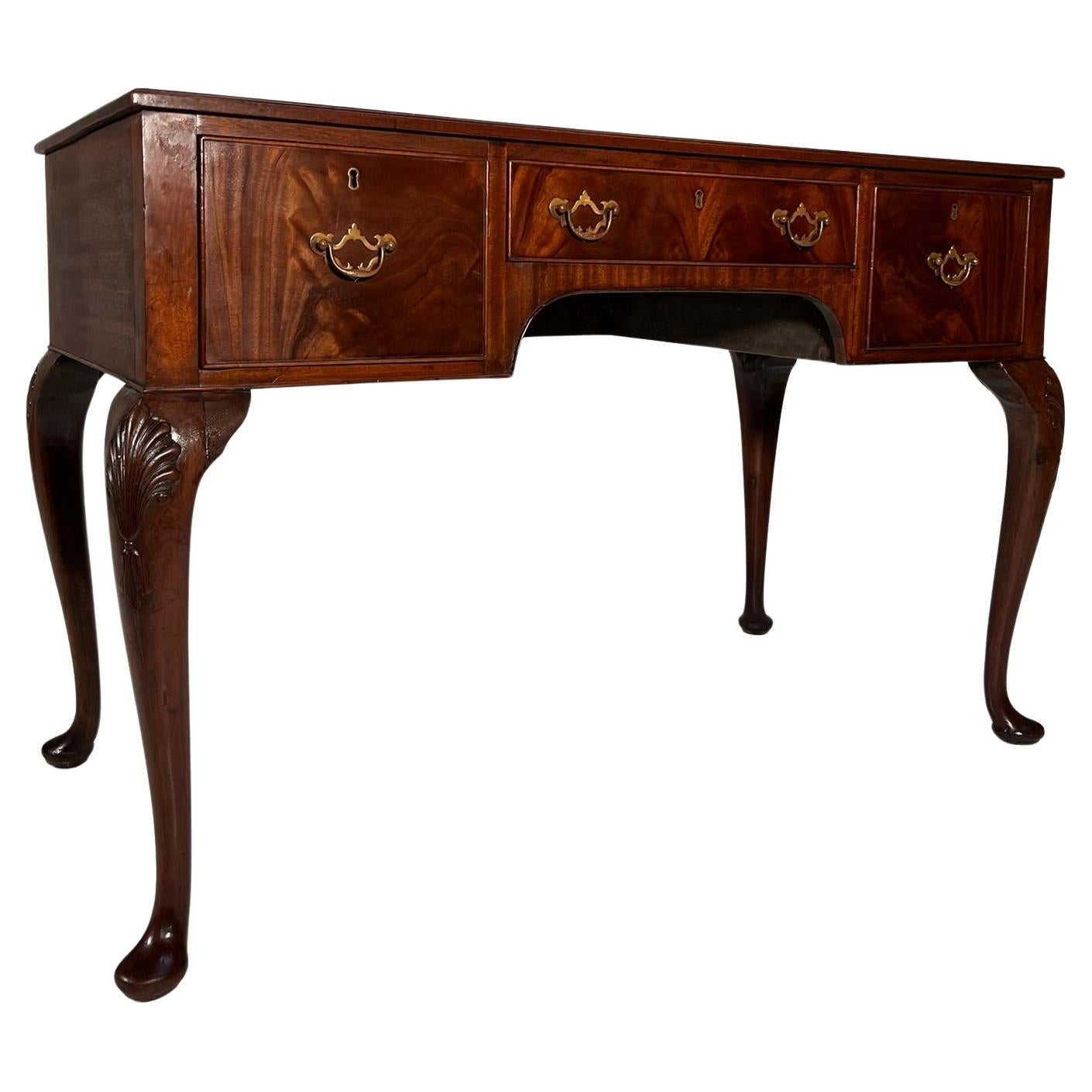 Late 19th century Georgian style mahogany desk For Sale at 1stDibs