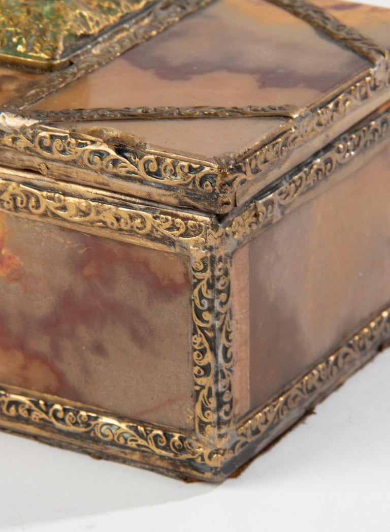 Late 19th Century Lidded Onyx box with Bronze Dog For Sale at 1stDibs