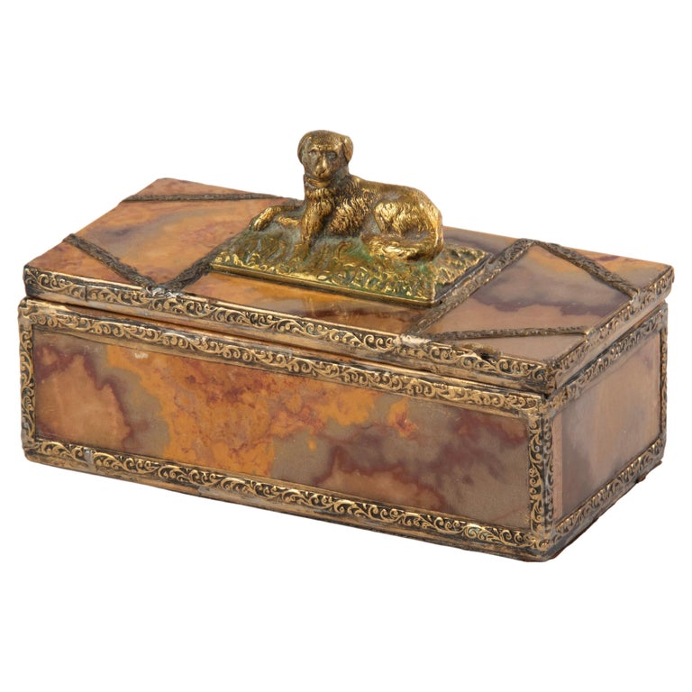 Late 19th Century Lidded Onyx box with Bronze Dog For Sale at 1stDibs