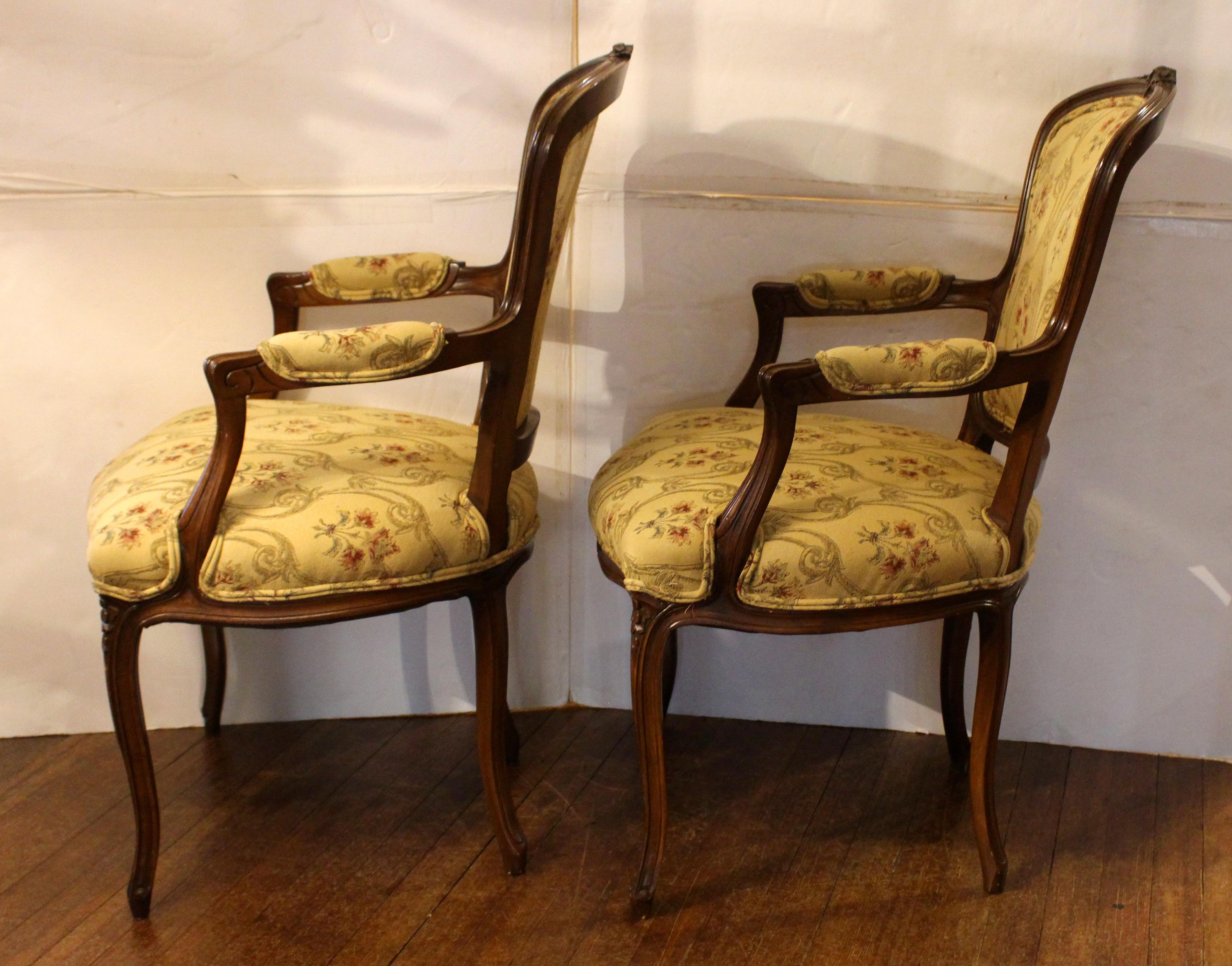 Late 19th Century Pair of French Louis XV Style Fauteuil For Sale at ...