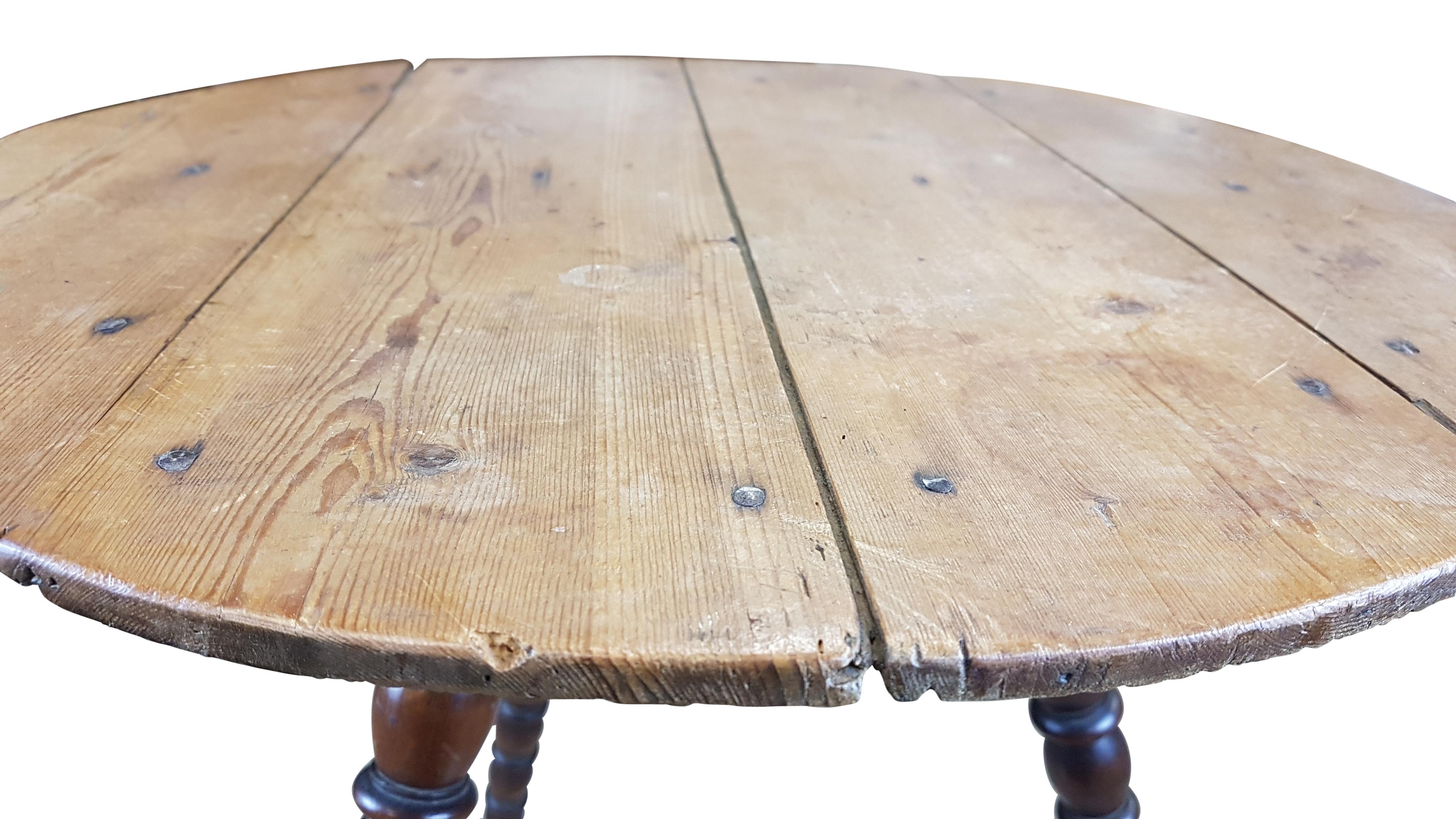 Late 19th Century Pine Gypsy Table For Sale at 1stDibs | gypsy table ...