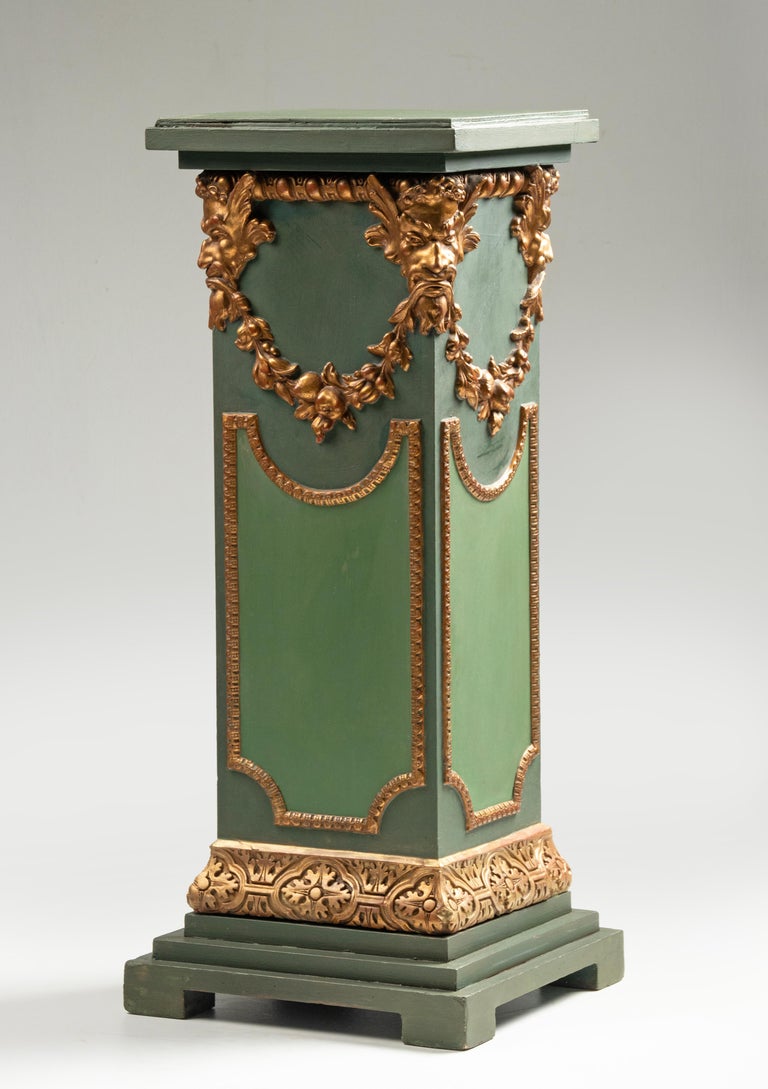 Late 19th Century Renaissance Style Pedestal / Vase stand For Sale at ...