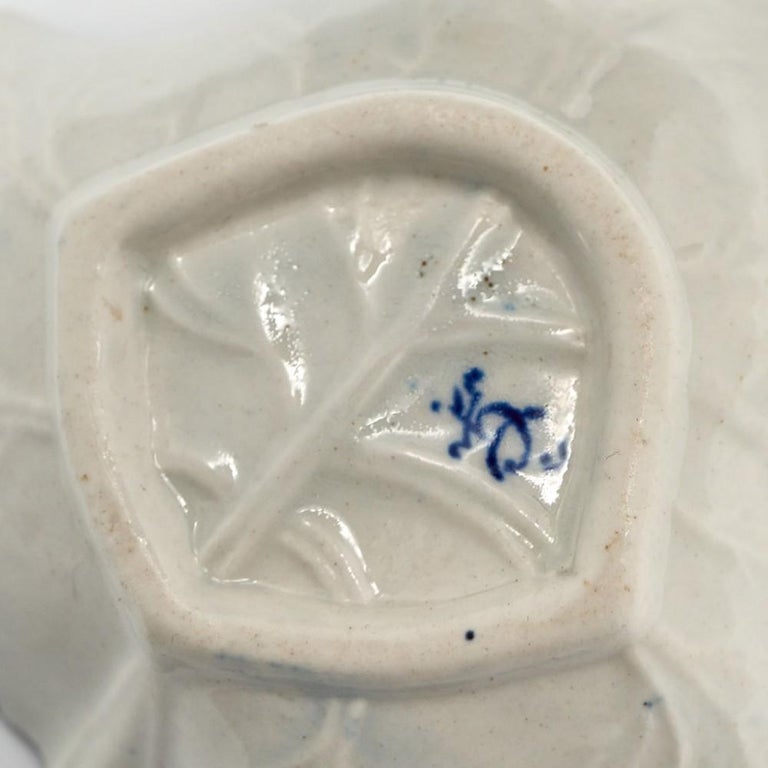 Late First Period or Early Flight Worcester Porcelain Pickle Leaf Fruit ...