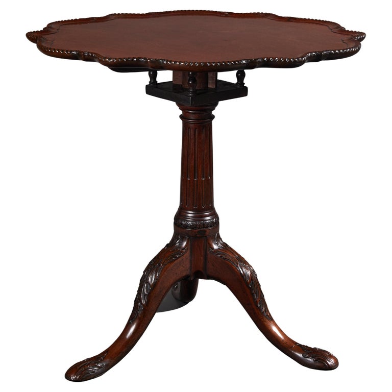 Table tripode en acajou sculpté de la fin de George II En vente sur 1stDibs