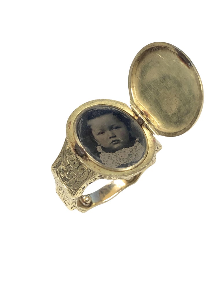 Late Georgian Gold Photo Locket Ring at 1stDibs