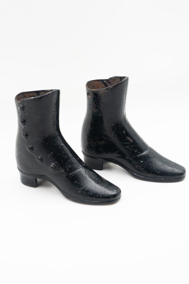 Late Victorian Cast Iron Boots Trade Sign or Door Stop at 1stDibs