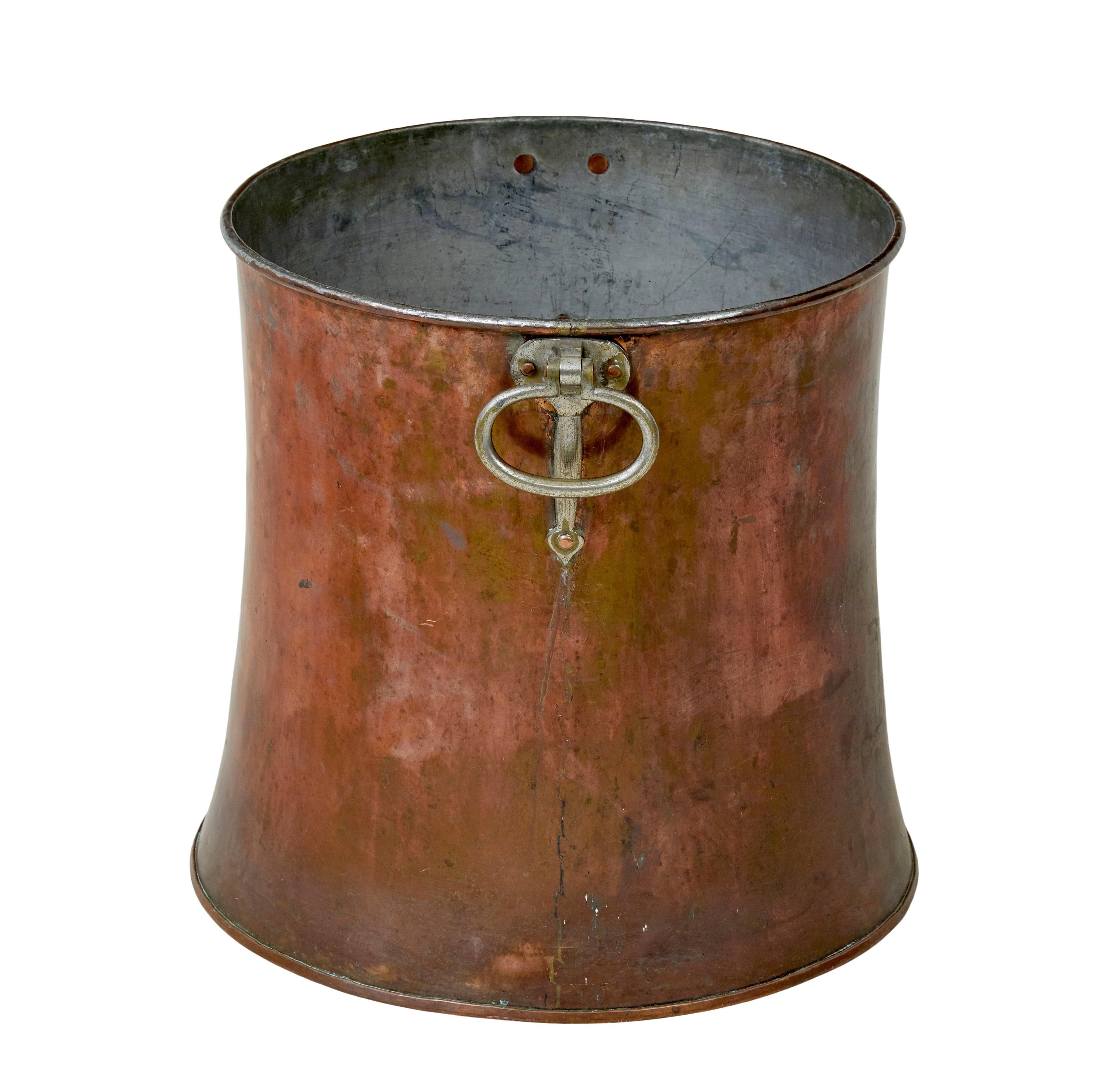 Late Victorian copper and brass decorative vessel For Sale at 1stDibs