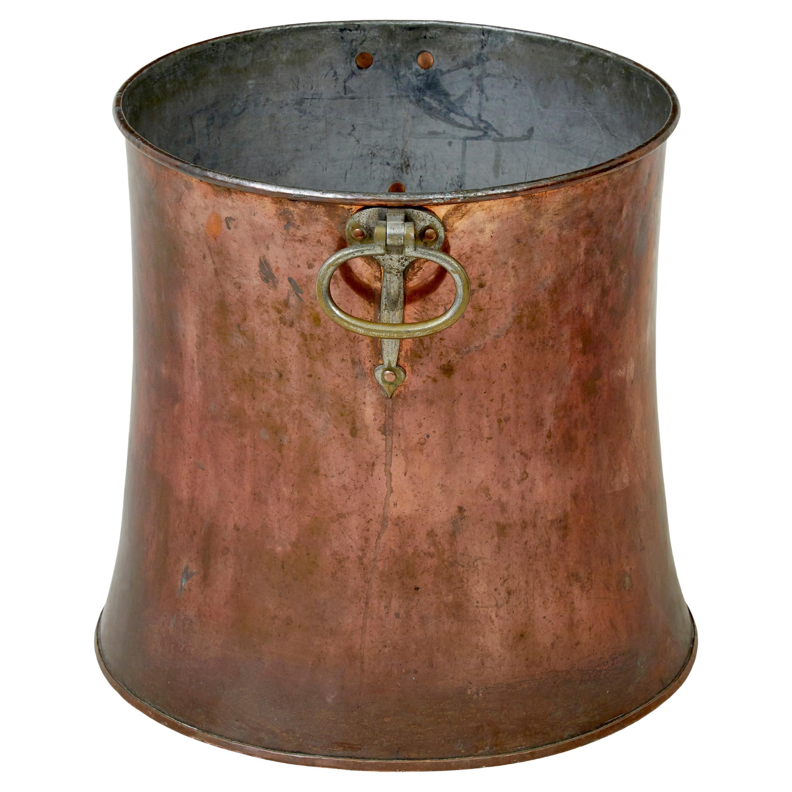 Late Victorian copper and brass decorative vessel For Sale at 1stDibs