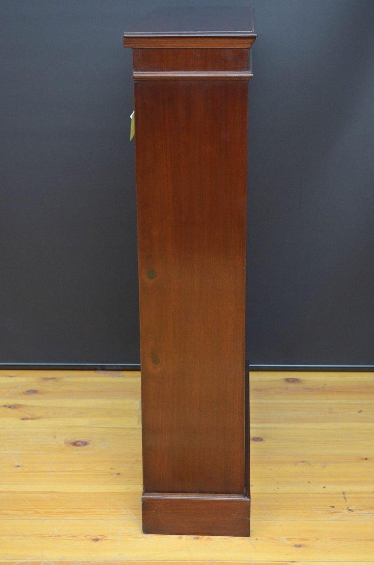 Late Victorian Open Bookcase in Mahogany For Sale at 1stDibs
