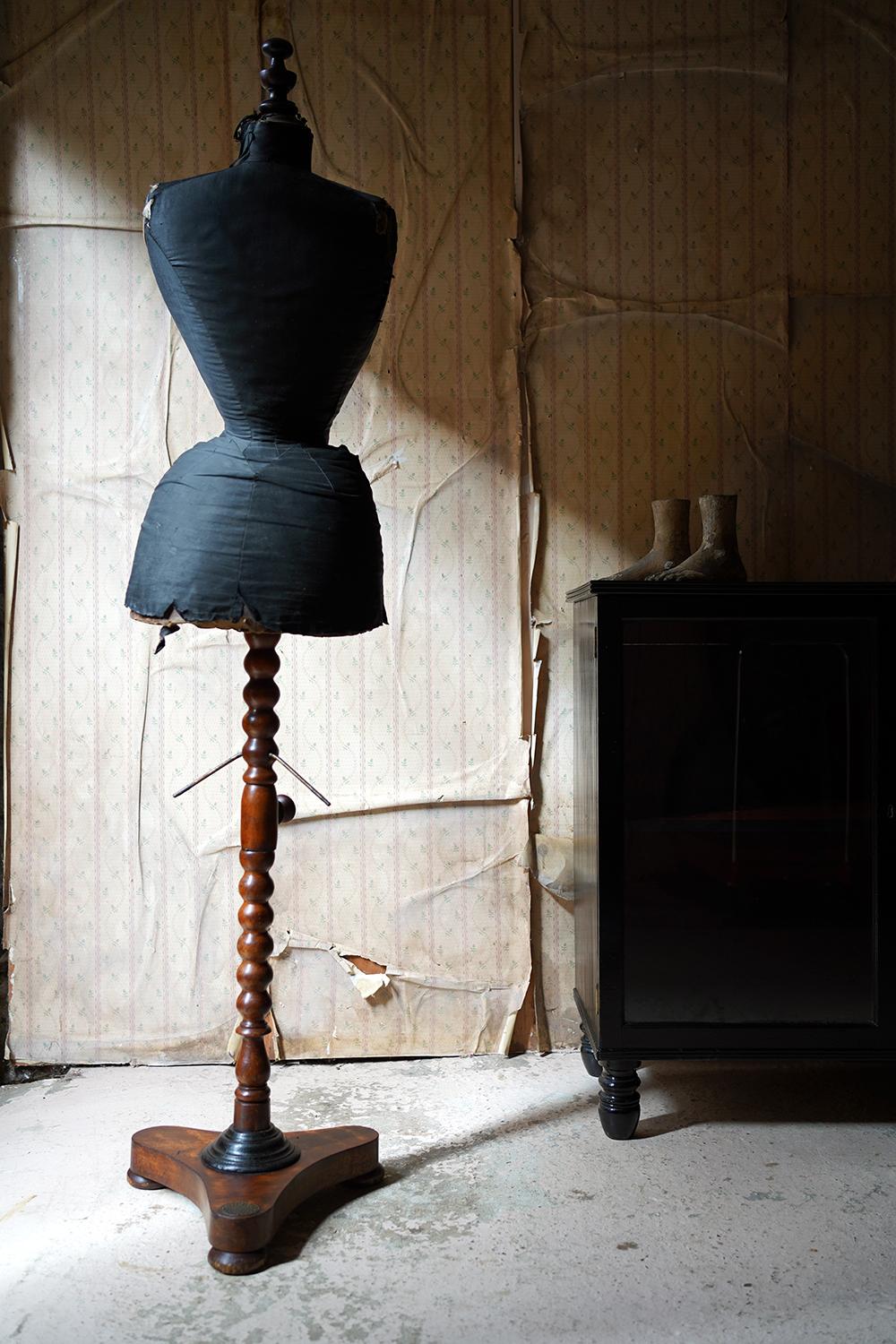 Lighting Lamps Vintage Wasp Waist Lamp Home & Living etna.com.pe