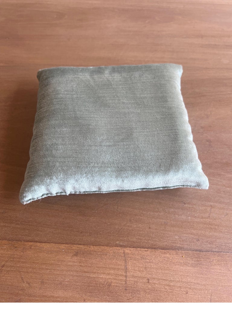Lavender Filled Linen Sachet For Sale at 1stDibs