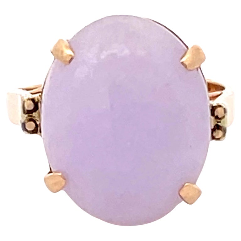 Lavender Oval Jade Cabochon Ring in 14k Yellow Gold For Sale at 1stDibs