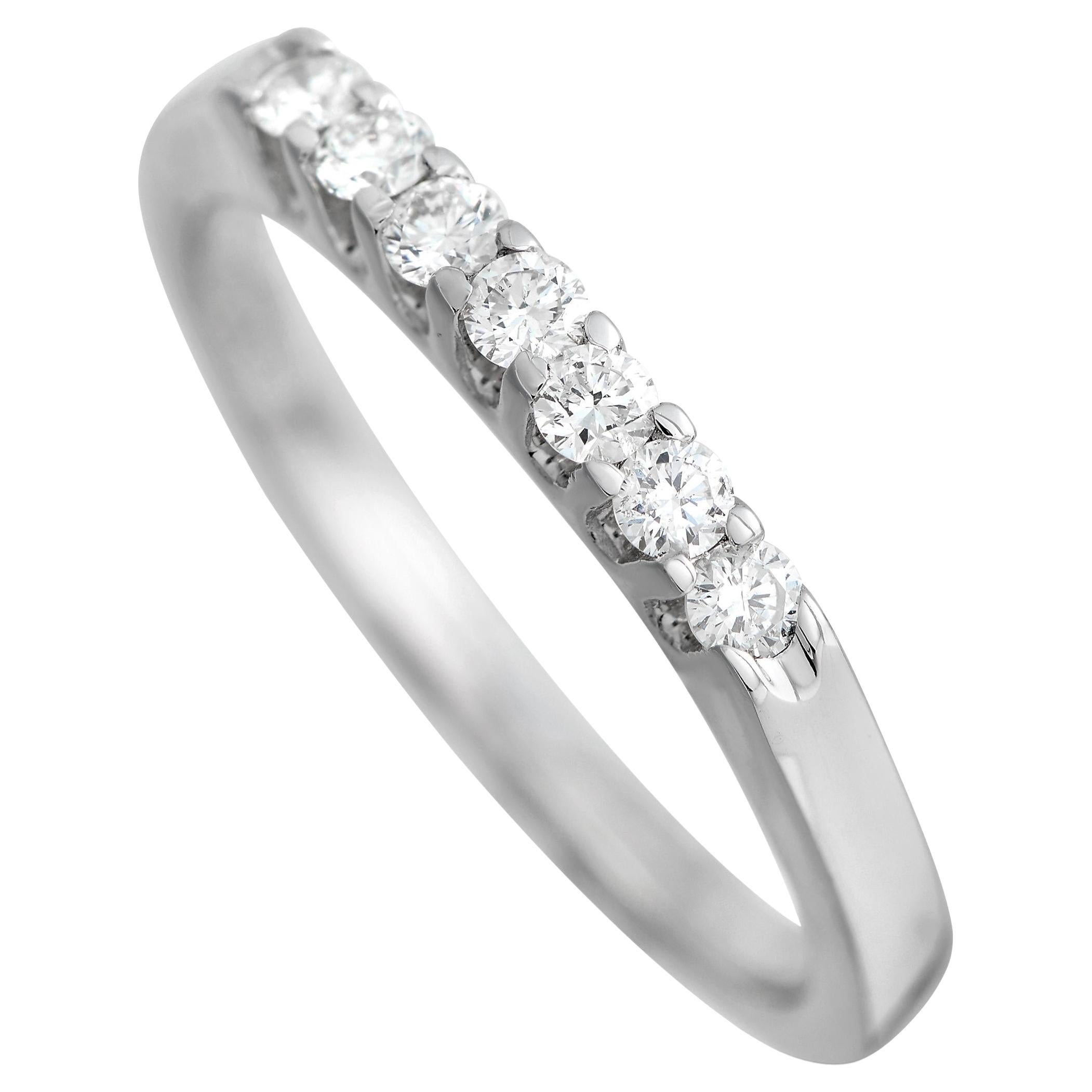 LB Exclusive Platinum 0.26 Carat Diamond and Aquamarine Ring at 1stDibs