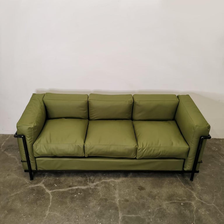LC2 Sofa by Le Corbusier, Cassina For Sale at 1stDibs