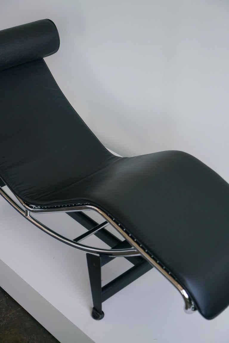 LC4 Le Corbusier Style Chaise Lounge Chair, Mint Condition For Sale at ...