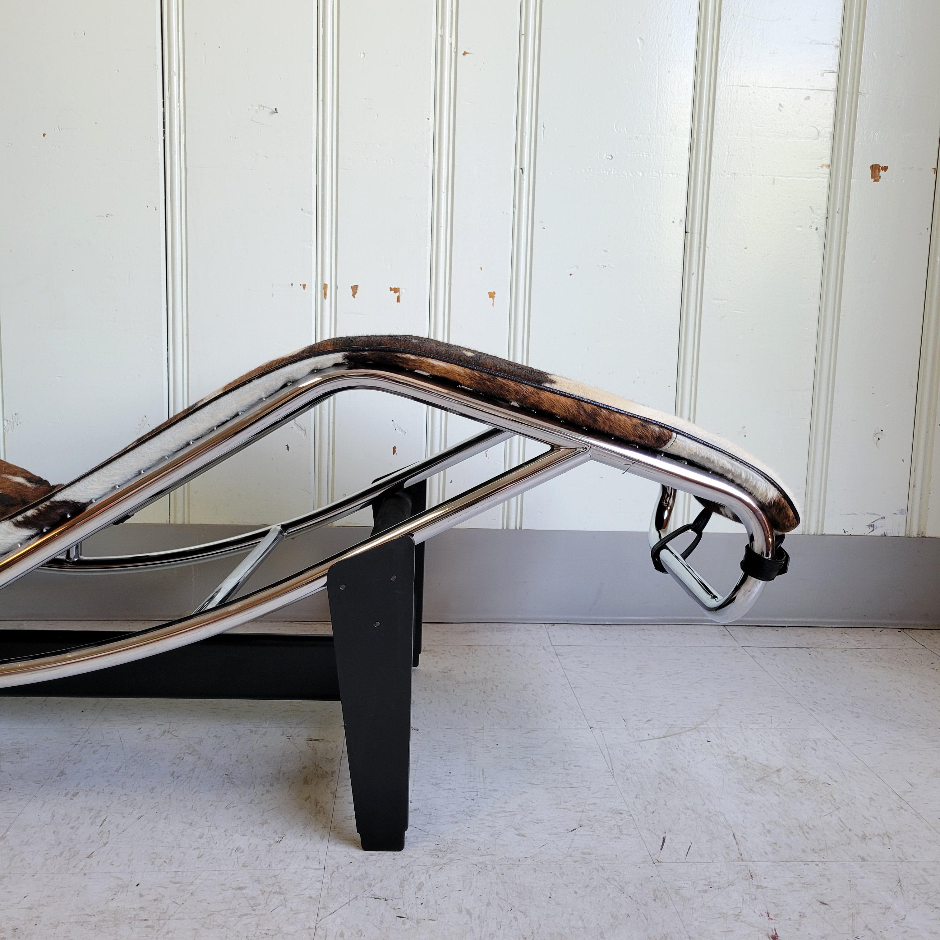 LC4 Pony Chaise Lounge | Le Corbusier / Charlotte Perriand For Cassina ...