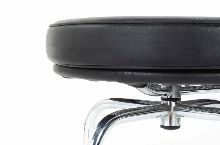 LC8 Stool by Le Corbusier, Charlotte Perriand for Cassina, 1970 For ...