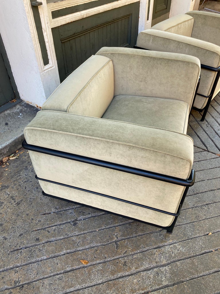 Le Corbusier for Cassina Grand Comfort Lounge Chairs LC-3 For Sale at ...
