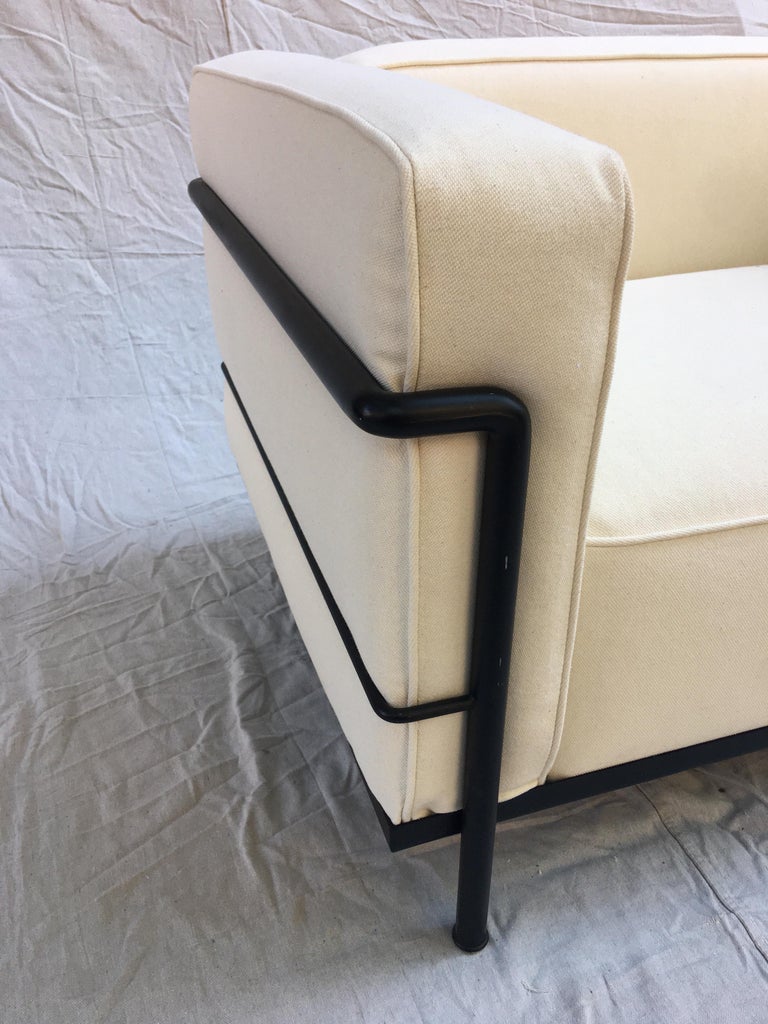 Le Corbusier LC-3 Lounge Chairs for Cassina in Off White Canvas at ...