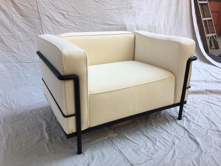 Le Corbusier LC-3 Lounge Chairs for Cassina in Off White Canvas at ...