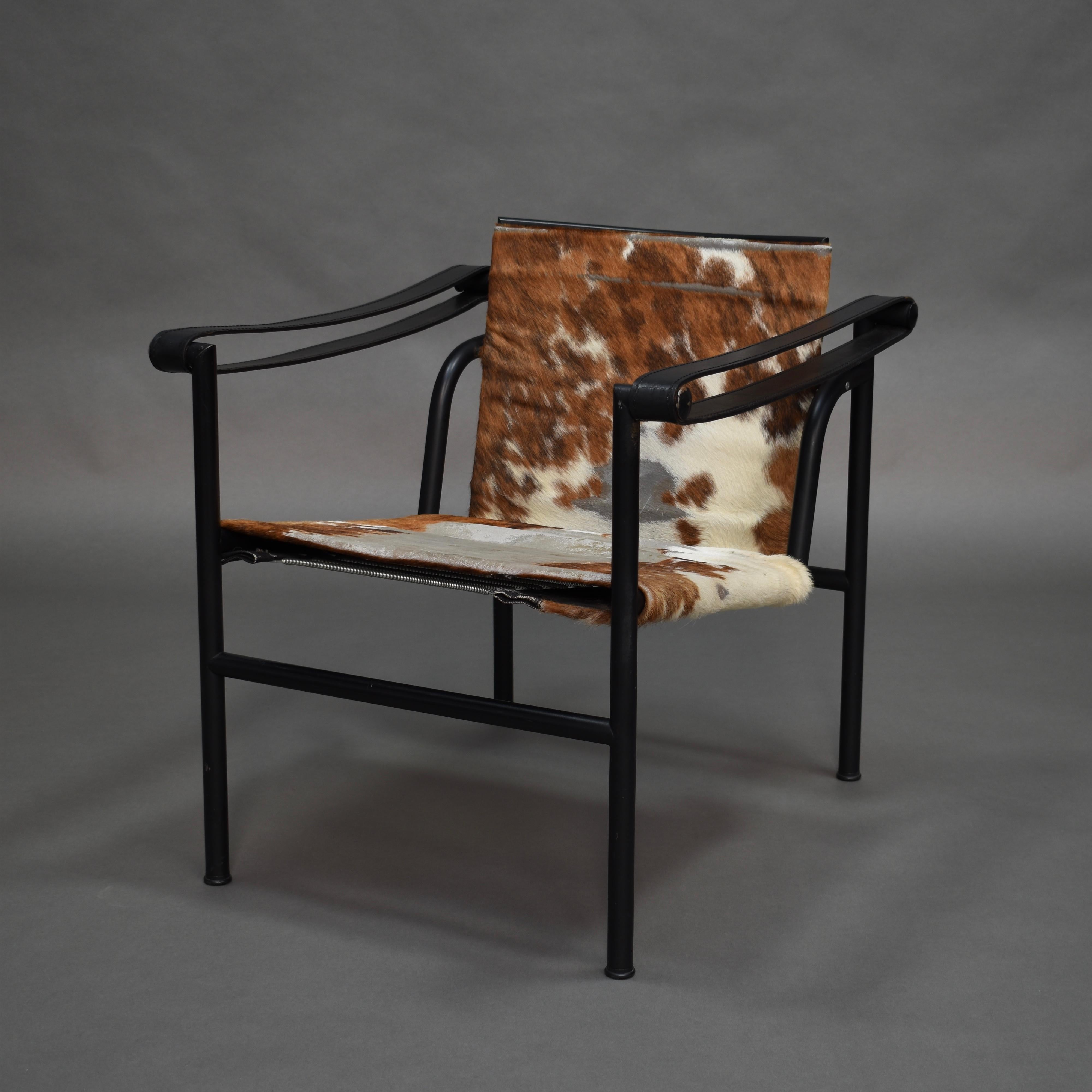 Le Corbusier LC1 Chair by Cassina in Ponyskin, 1970s at 1stDibs