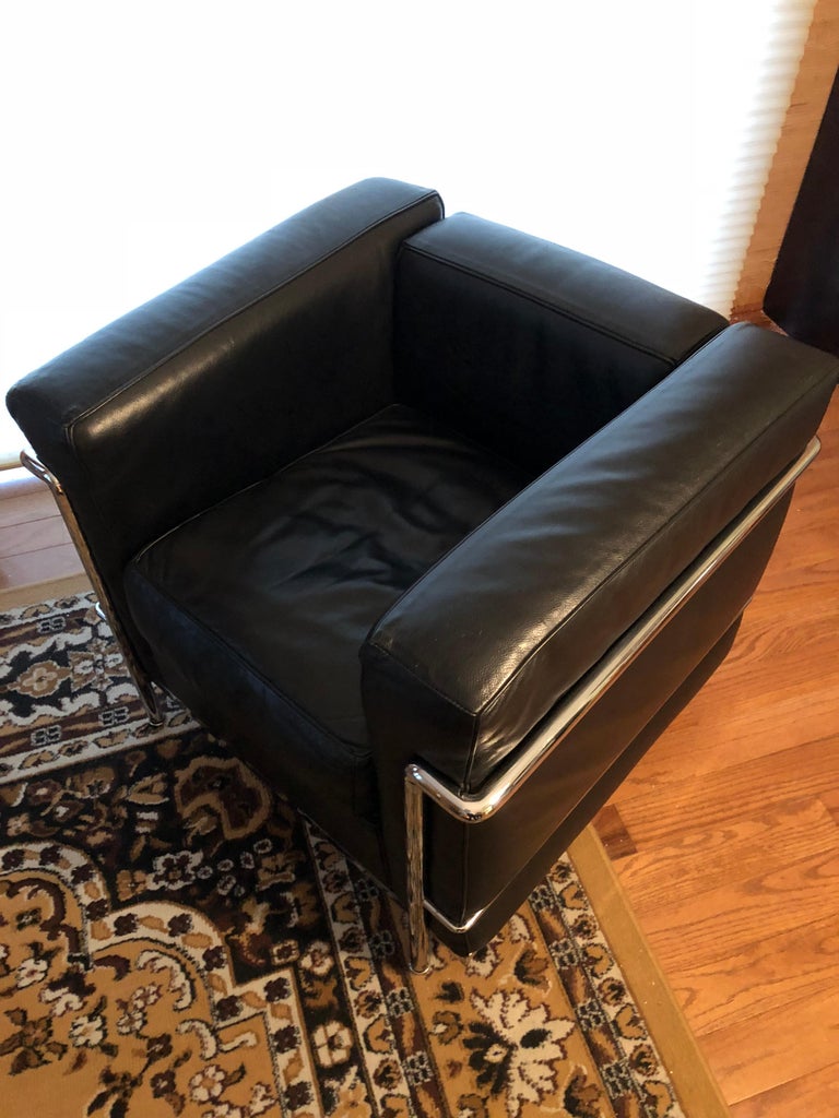 Le Corbusier LC2 Black Leather Lounge Chairs by Cassina at 1stDibs