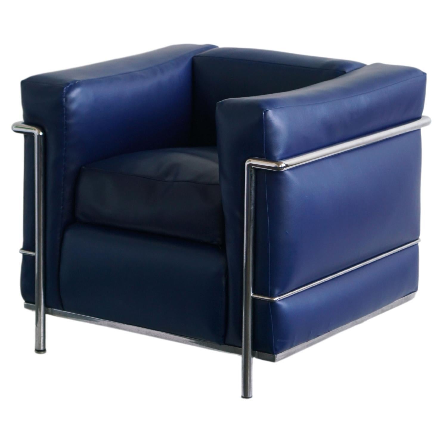 Pair of LC-3 Grand Comfort Lounge Chairs by Le Corbusier for Cassina at ...