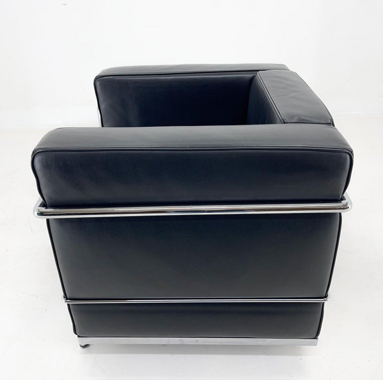 Le Corbusier LC3 Grand Comfort Style Black Leather and Chrome Armchair ...