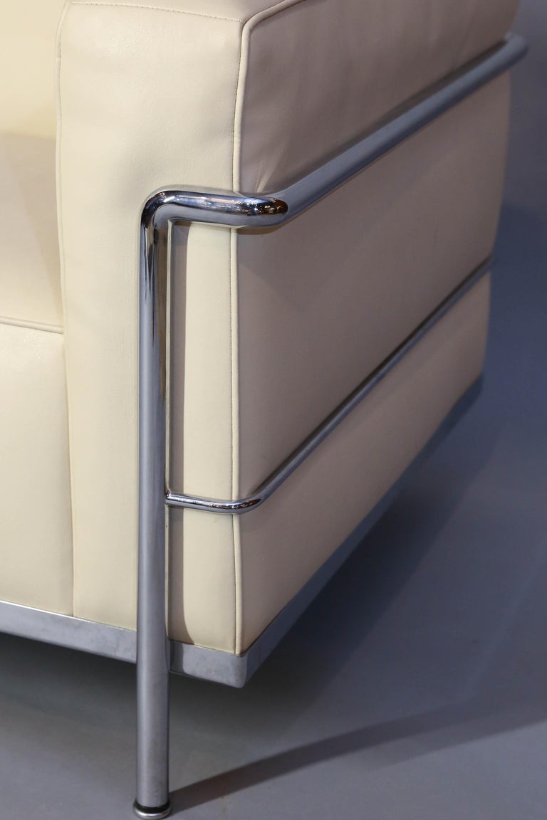 Le Corbusier LC3 "Petit Modele Arm Chair" in Faux White Leather by ...