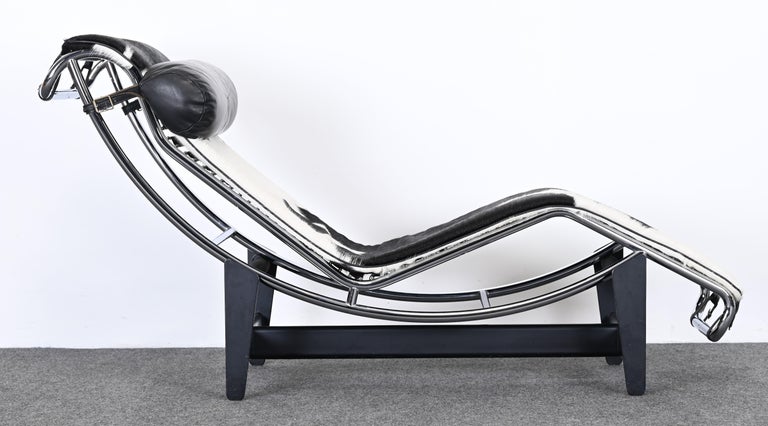 Le Corbusier LC4 by Charlotte Perriand and Pierre Jeanneret for Cassina ...