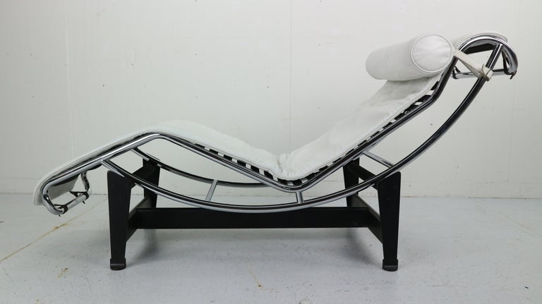 Le Corbusier LC4 for Cassina in White on White Leather at 1stDibs