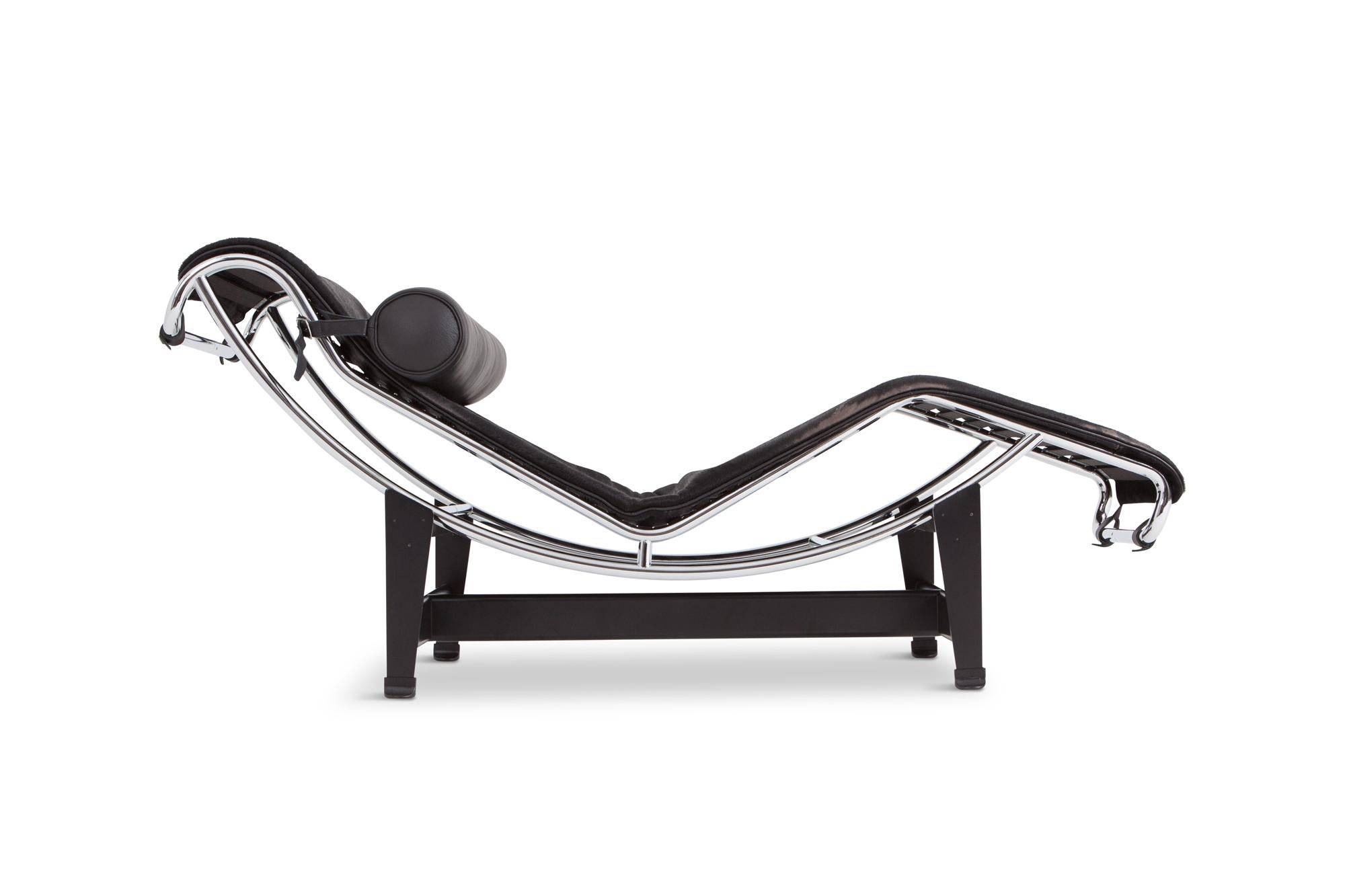 Le Corbusier Lounge Chair LC4 Pony Hide Black for Cassina at 1stDibs ...