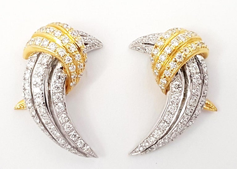Le Phoenix Diamond Earrings Set in 18K Gold Settings For Sale at 1stDibs