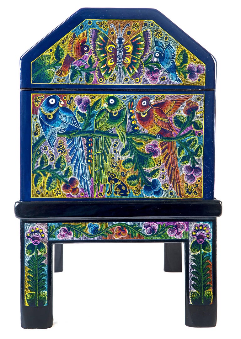Leandro Castillo Espinal - Baul detalle azul / Wood carving Lacquer ...