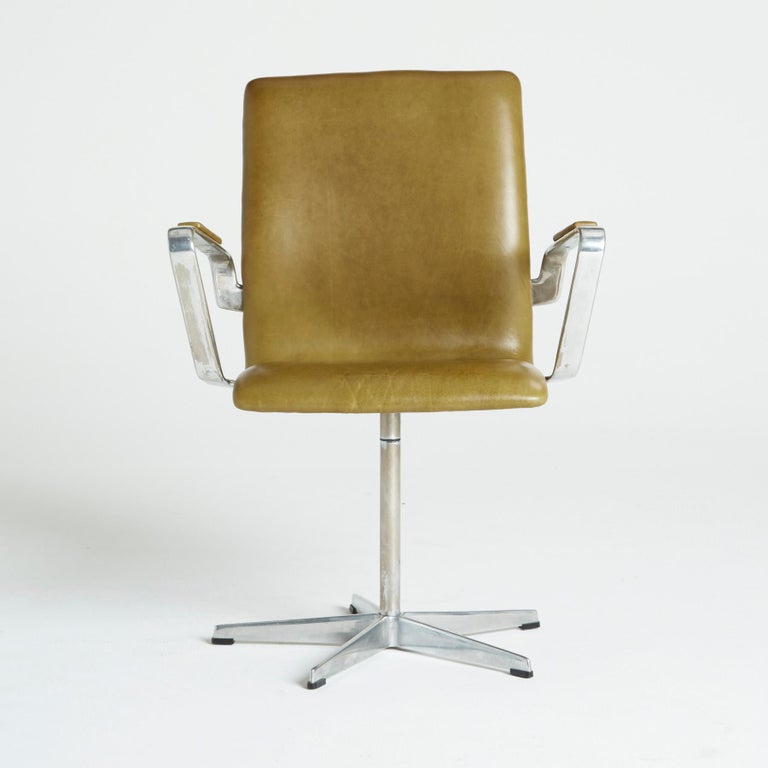 Leather 'Oxford' Swivel Chair by Arne Jacobsen for Fritz Hansen, 1973 ...