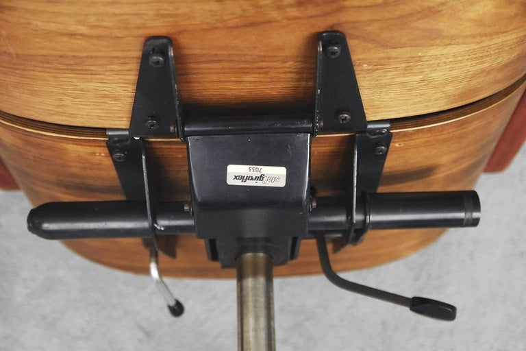 Leather Swivel Office Chair by Gordon Russel for Giroflex, 1970s at 1stDibs