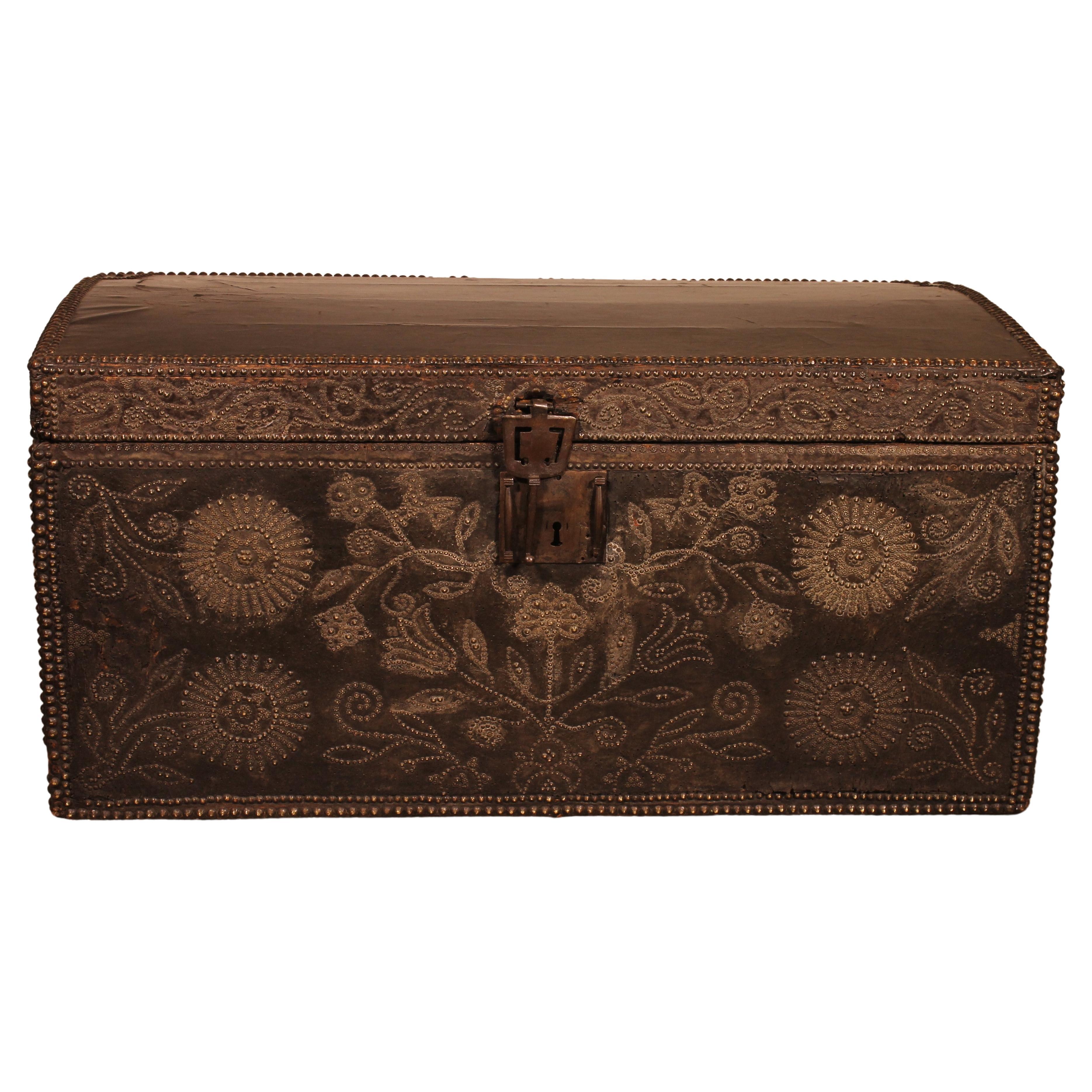 Renaissance Chest Carved with Angels / Cherubs - Circa 1600 - XVIIth ...
