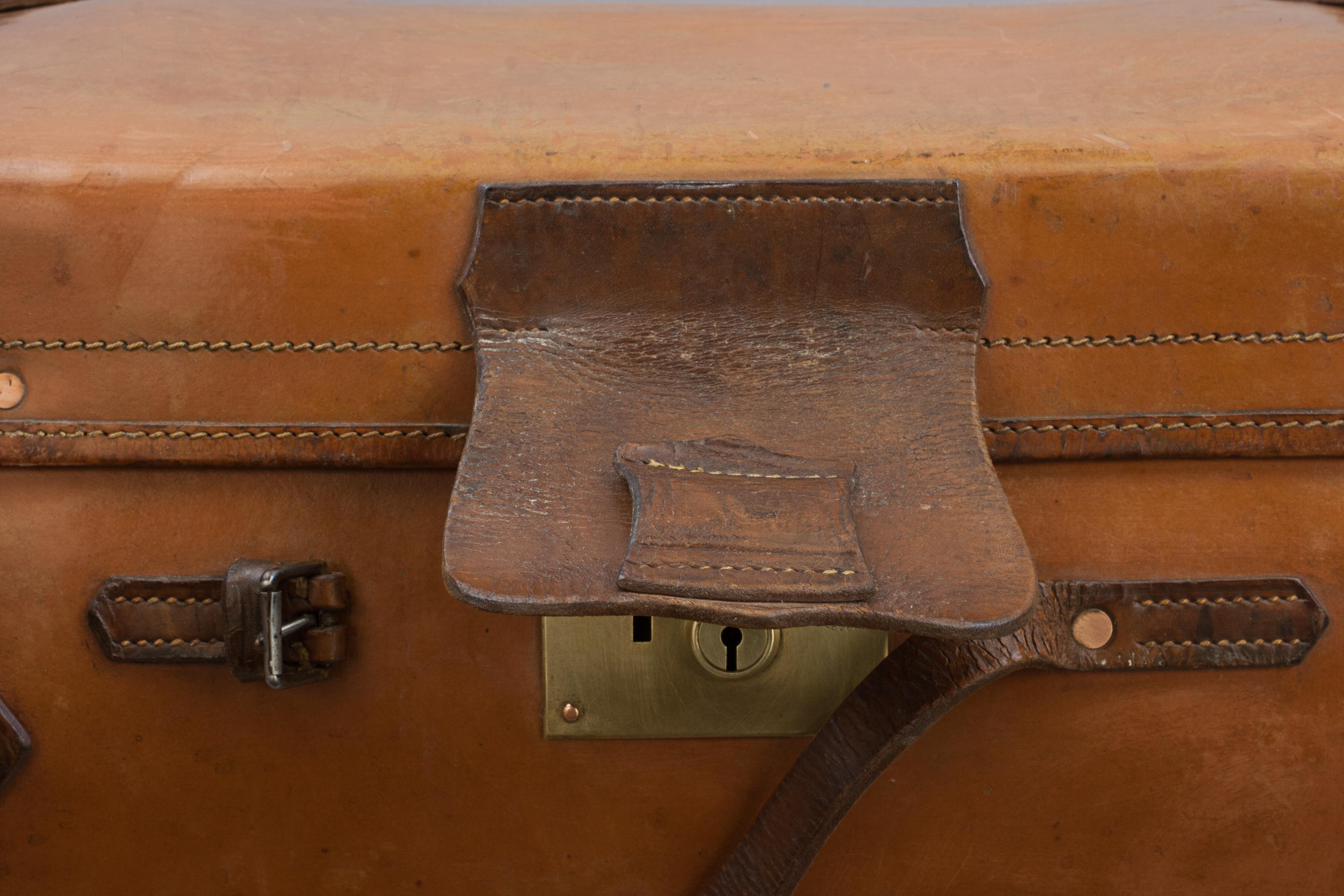 Leather Travelling Trunk For Sale at 1stDibs