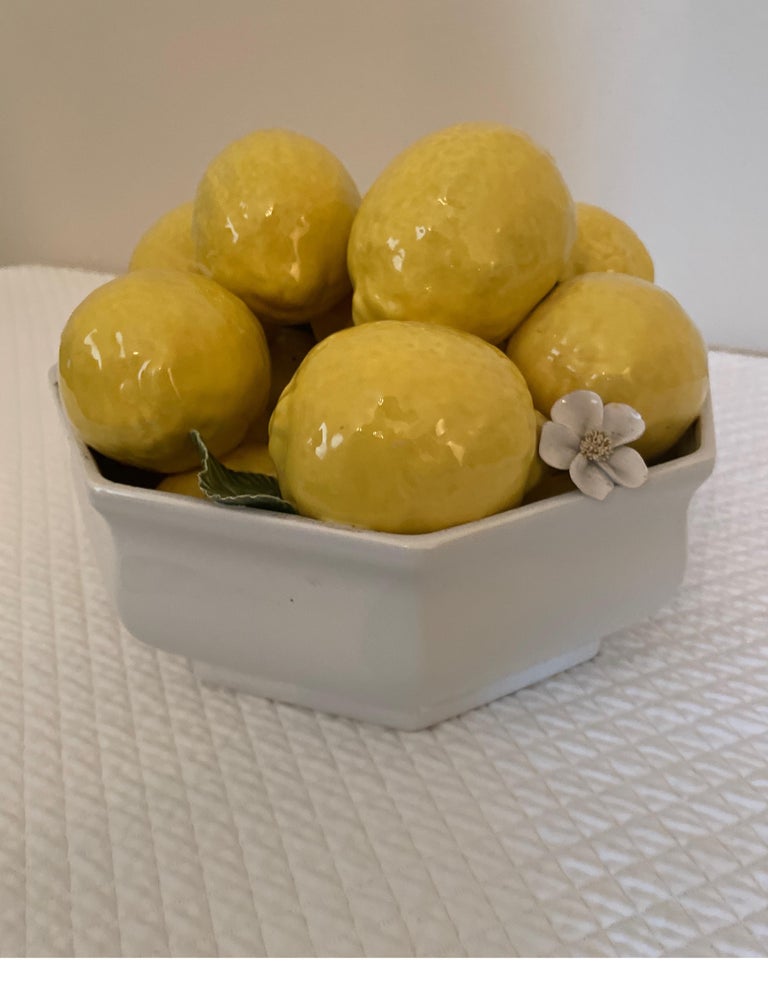 Zitronen-Porzellan Tafelaufsatz im Angebot bei 1stDibs