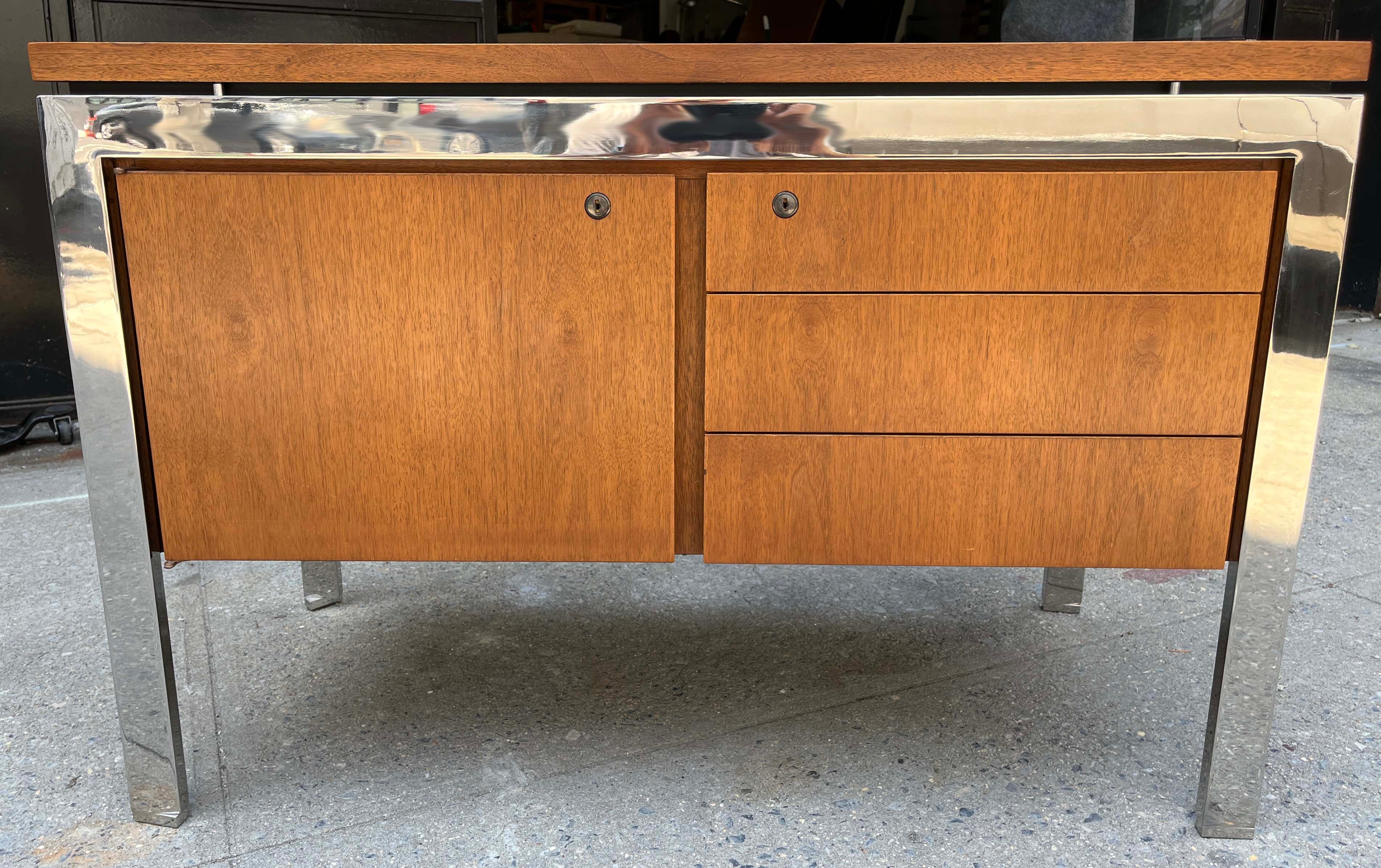 Leon Rosen for Pace Collection Chrome and Wood Credenza For Sale at 1stDibs